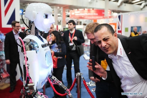Humanoid robots displayed at CeBIT in Germany - Global Times
