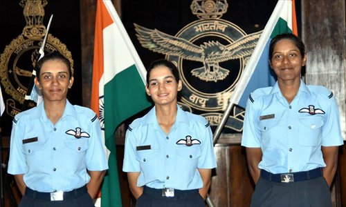 India inducts 1st batch of 3 women pilots - Global Times