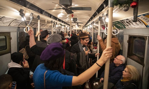 Holiday Nostalgia Rides in New York takes passengers back into old times - Global Times
