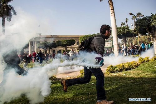 Anti-military students clash with riot police in Egypt's Cairo - Global ...