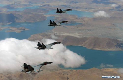 PLA Air Force troop holds flight training in Tibet - Global Times