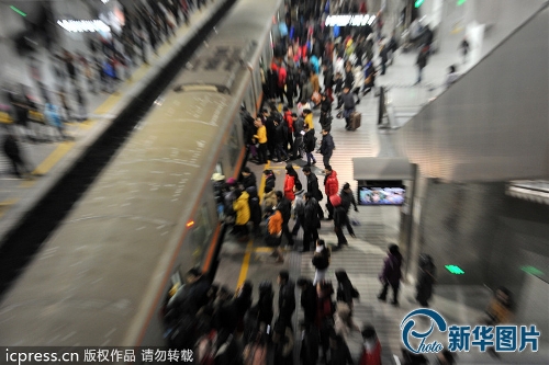 Metro morning peak in Beijing surprises westerners - Global Times