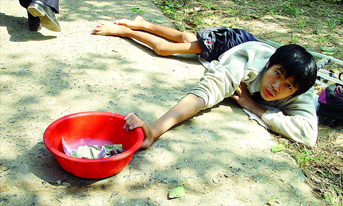 Police bust airport begging ring - Global Times