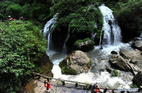 Sight-seeing resort in Xiling Gorge becomes popular tourist site ...