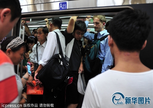 Metro morning peak in Beijing surprises westerners - Global Times