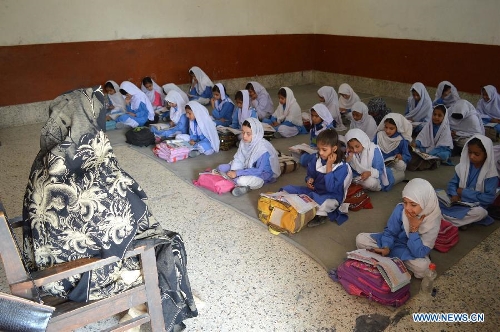 Pakistani girls attend class in Quetta - Global Times