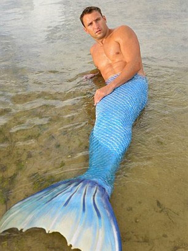 'Mermaid couple' show romantic love in deep ocean - Global Times