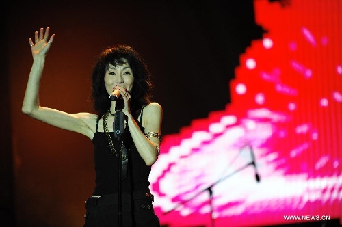 HK film star Maggie Cheung performs at Strawberry Music Festival ...