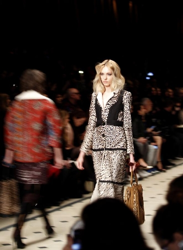 Snapshots of Burberry Prosum show at London Fashion Week - Global Times