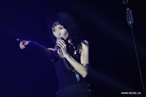 HK film star Maggie Cheung performs at Strawberry Music Festival ...