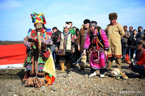 Orogen ethnic group celebrate Heilongjiang River being navigable ...