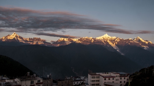 Sunrise of Meri Snow Mountain - Global Times