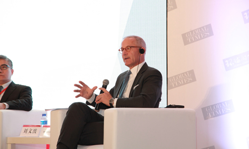 Dr. William S. Niebur, Vice President of DuPont Pioneer in North Asia ...