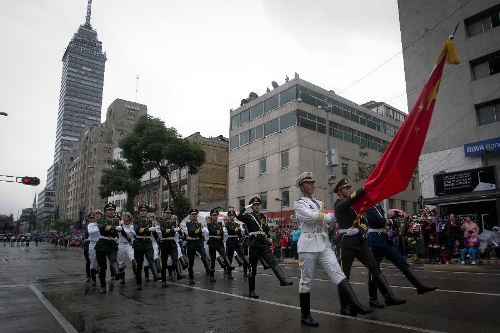 China's Honor Guard participates in Mexico independence parade - Global ...