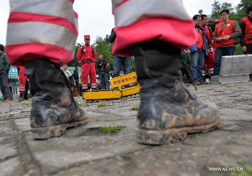 Robot put into use in Lushan quake rescue - Global Times