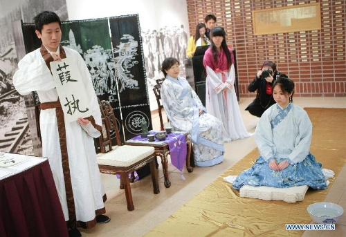 Chinese traditional adulthood ceremony held in Vancouver - Global Times