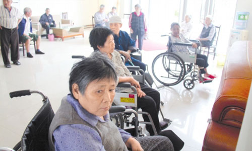 Learning Chinese: Few seniors willing to move to nursing homes - Global ...