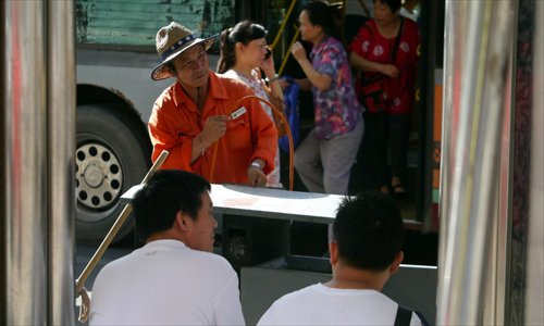 An elderly Chinese street cleaner's love story - Global Times