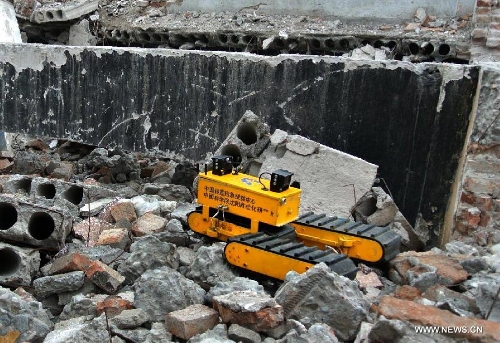 Robot put into use in Lushan quake rescue - Global Times