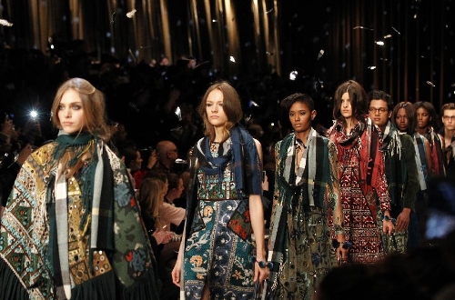 Snapshots of Burberry Prosum show at London Fashion Week - Global Times