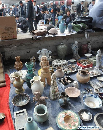 Flea market attracts collectors in C. China - Global Times