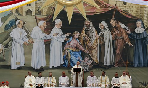 Pope invites Peres, Abbas to Vatican for prayers - Global Times
