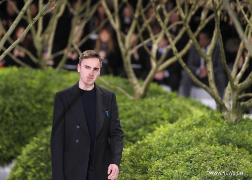 Raf Simons' Christian Dior show shines Paris - Global Times