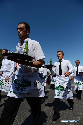 Waiter running contest held in Geneva, Switzerland - Global Times