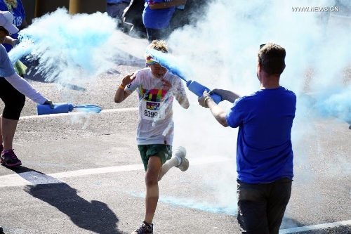 People attend happy Color Run in Sydney, Australia - Global Times