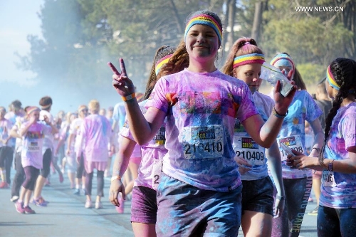 People attend happy Color Run in Sydney, Australia - Global Times