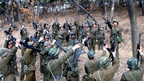 In photos: DPRK's soldiers conducting military training - Global Times