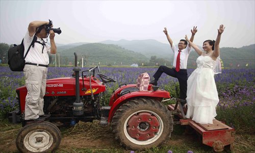 Here come the brides - Global Times