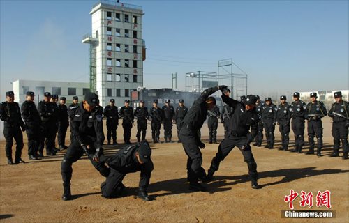 Special police force holds field training exercise in north China ...