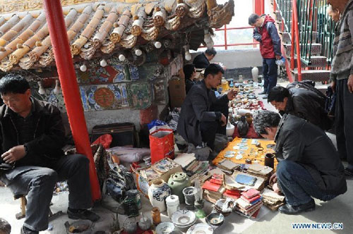 Flea market attracts collectors in C. China - Global Times