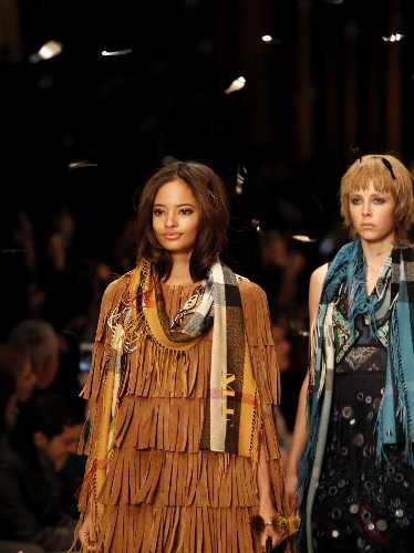 Snapshots of Burberry Prosum show at London Fashion Week - Global Times
