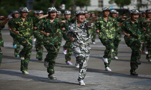Freshmen fall in! - Global Times