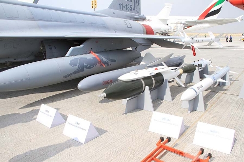 China-made FC-1/JF-17 fighter seen at Dubai Airshow - Global Times