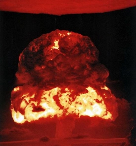 Shocking moments of mass nuclear explosion - Global Times