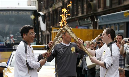 London Olympic torch bearers - Global Times