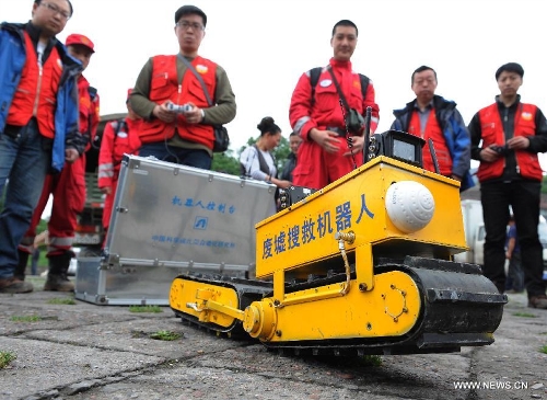 Robot put into use in Lushan quake rescue - Global Times