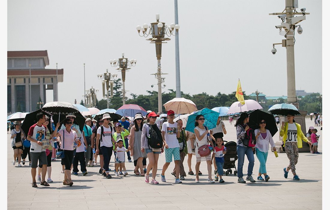 Tourists seek relief from Beijing’s scorching heat wave - Global Times