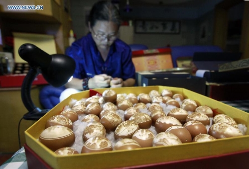 Egg carvings by artist Chen Huaming - Global Times