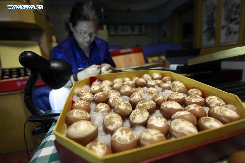 Egg carvings by artist Chen Huaming - Global Times