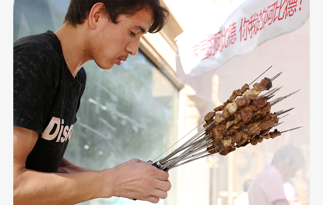 Urumqi's Muslims celebrate Lesser Bairam - Global Times