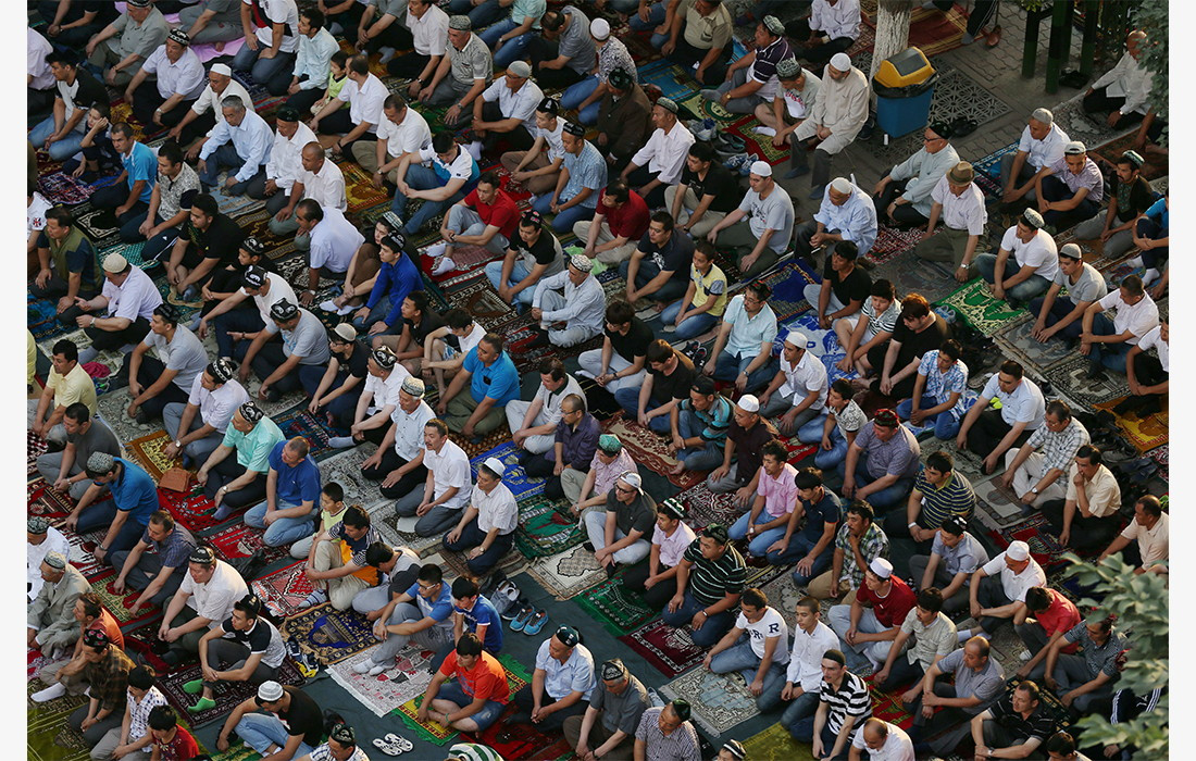 Urumqi's Muslims celebrate Lesser Bairam - Global Times