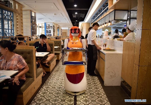 Robot waiter introduced to restaurant in S China - Global Times