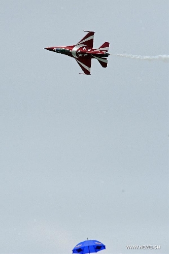 RSAF Black Knights aerobatic team perform to mark Singapore's ...