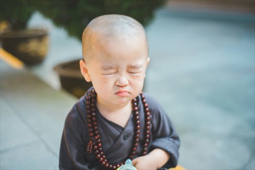 Toddler dressed as monk blesses Internet with cuteness - Global Times