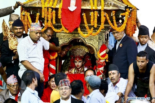 Nepalese living Goddess Kumari worshiped at Indrajatra festival ...