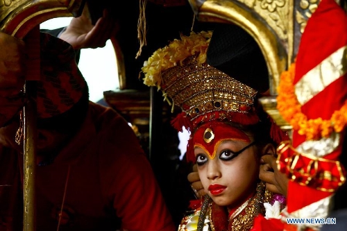 Nepalese living Goddess Kumari worshiped at Indrajatra festival ...